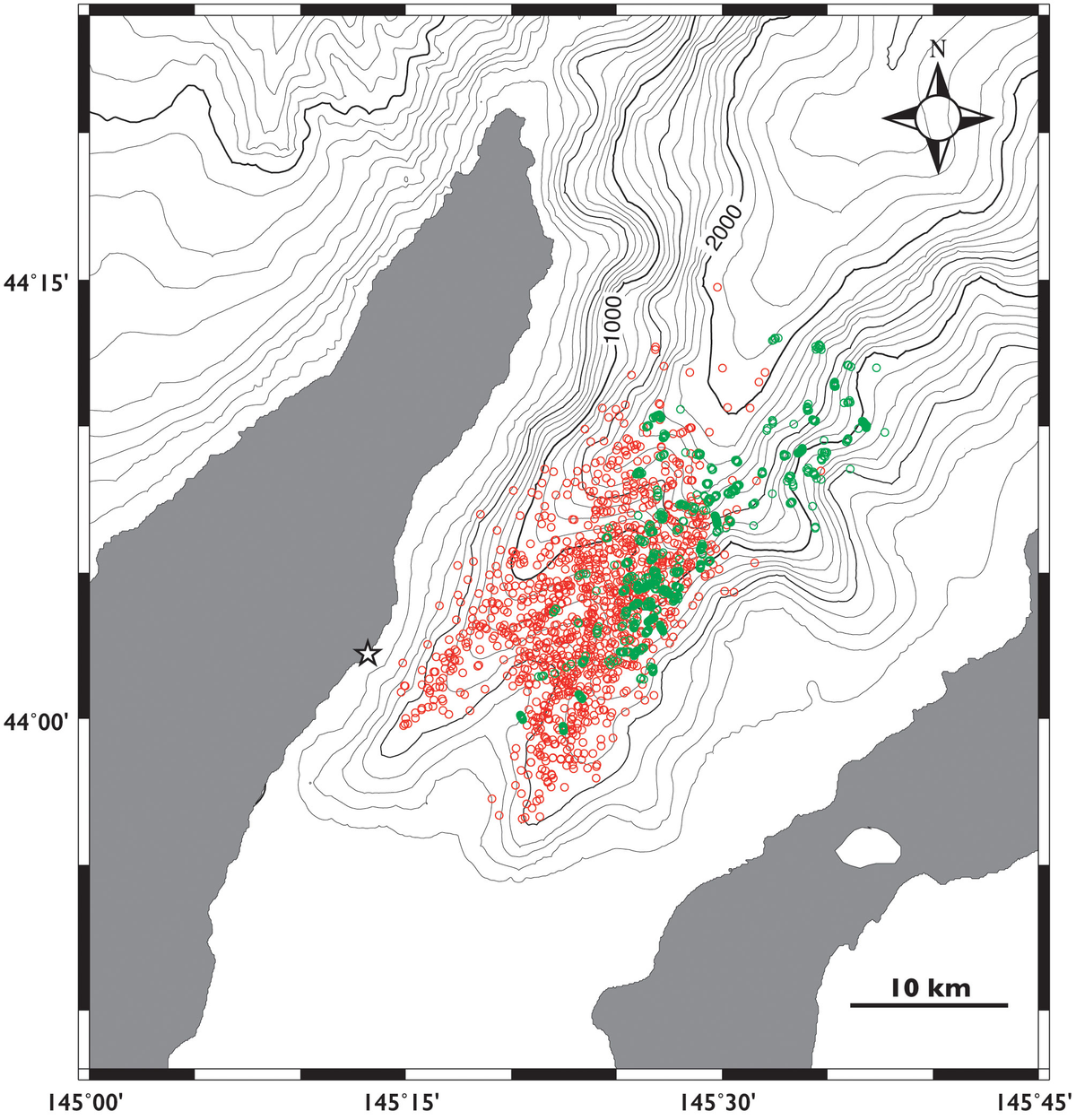 Frontiers | Stereotypical diel movement and dive pattern of male sperm ...