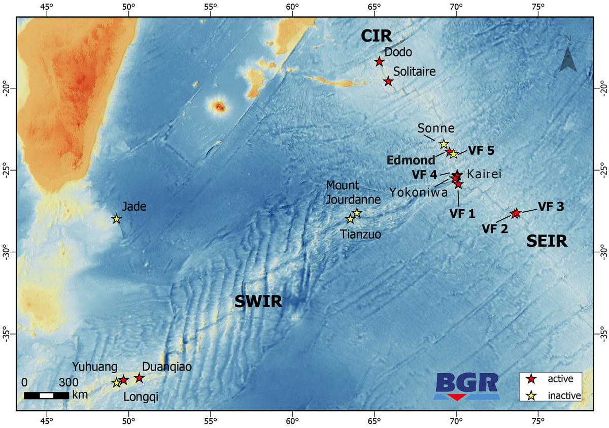 Frontiers | Microbial ecosystem assessment and hydrogen oxidation ...