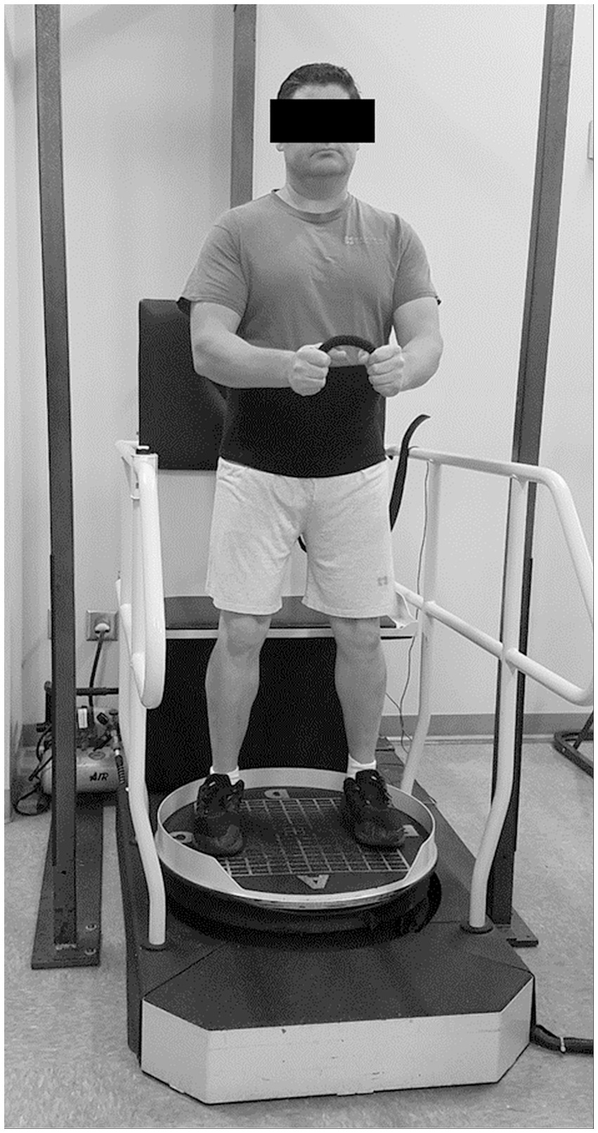 Frontiers | Lower extremity muscle activity during reactive balance ...